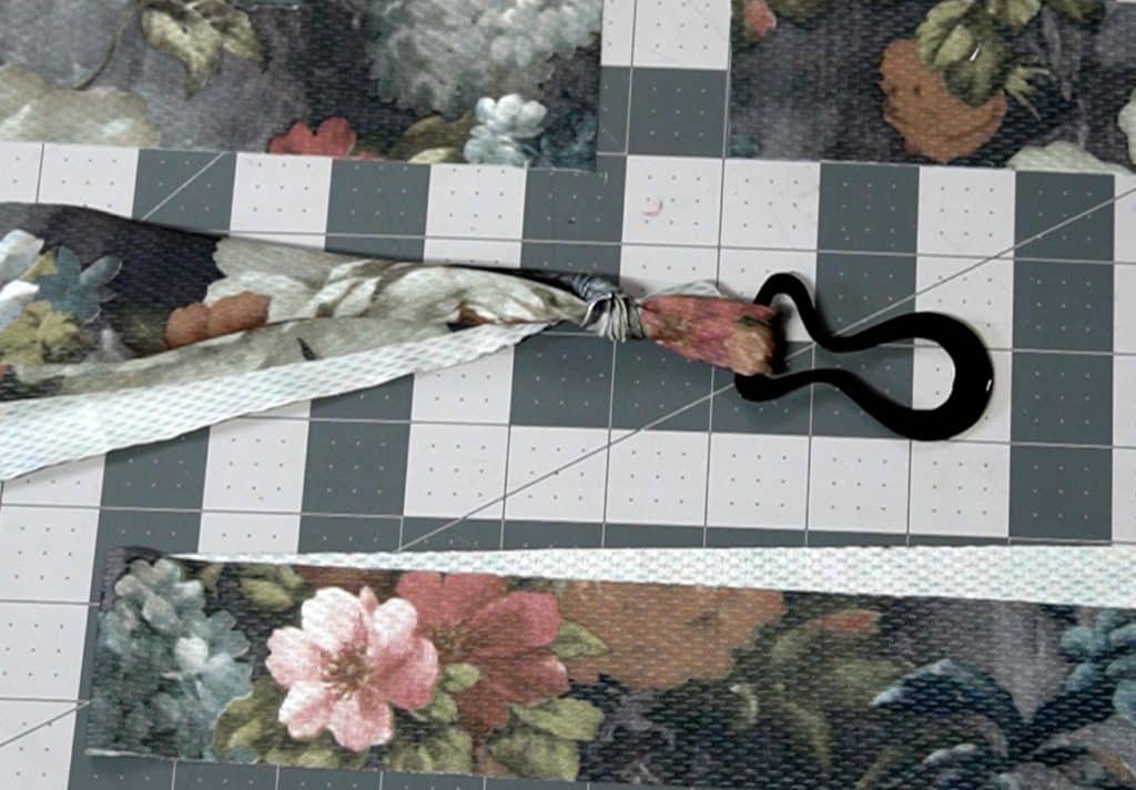 Tutorial: How to Make a No-Sew Stretch Knit Clip on Belt - Fabricated ...