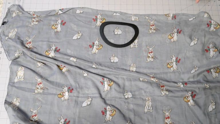 Tutorial: How to Make a No-SEW Handkerchief Purse - Fabricated Closet