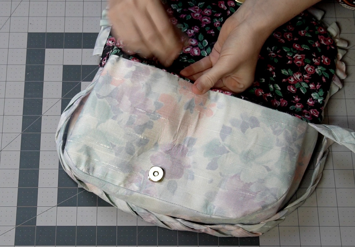 Tutorial: How to Make a Clutch Purse WITHOUT a Zipper - Fabricated Closet