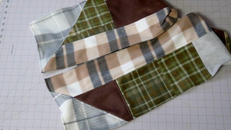 Tutorial: How to Make a Fleece Scarf with Scraps of Fabric - Fabricated ...