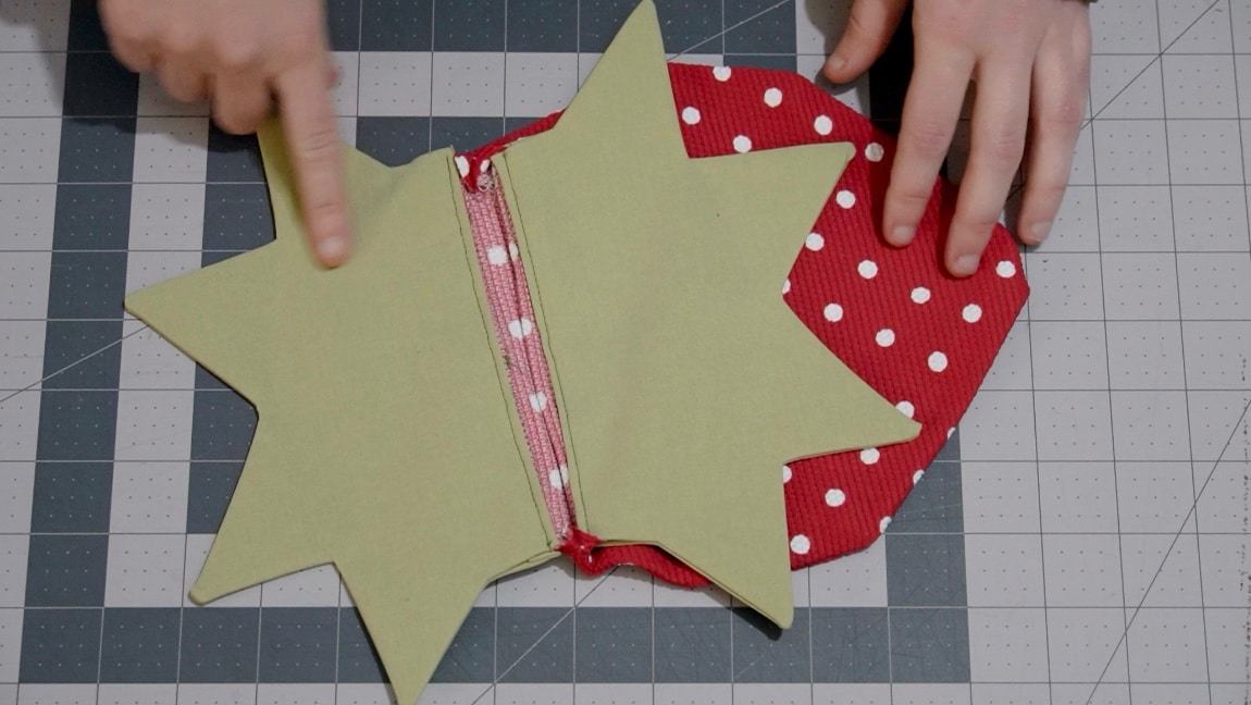 Tutorial: Strawberry Drawstring Pouch - Fabricated Closet