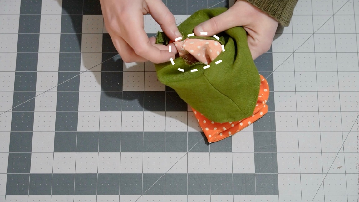 Tutorial: Easy Carrot Drawstring Pouch - Fabricated Closet