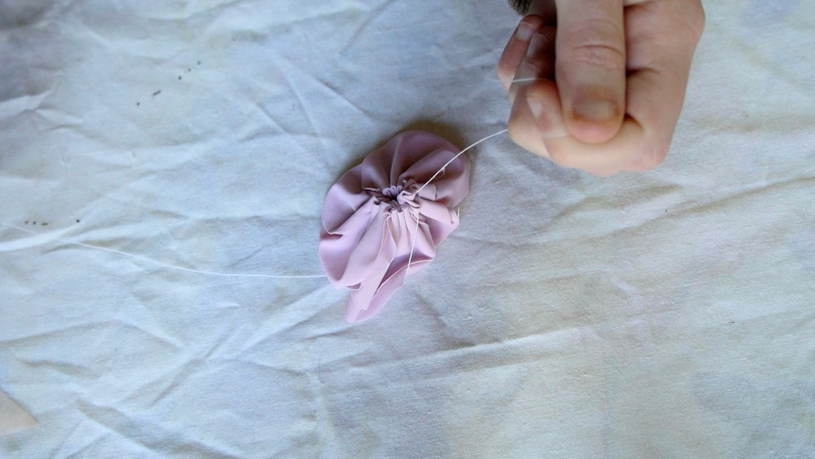 Tutorial: How to Make a Stretch Headband with Fabric Flowers ...