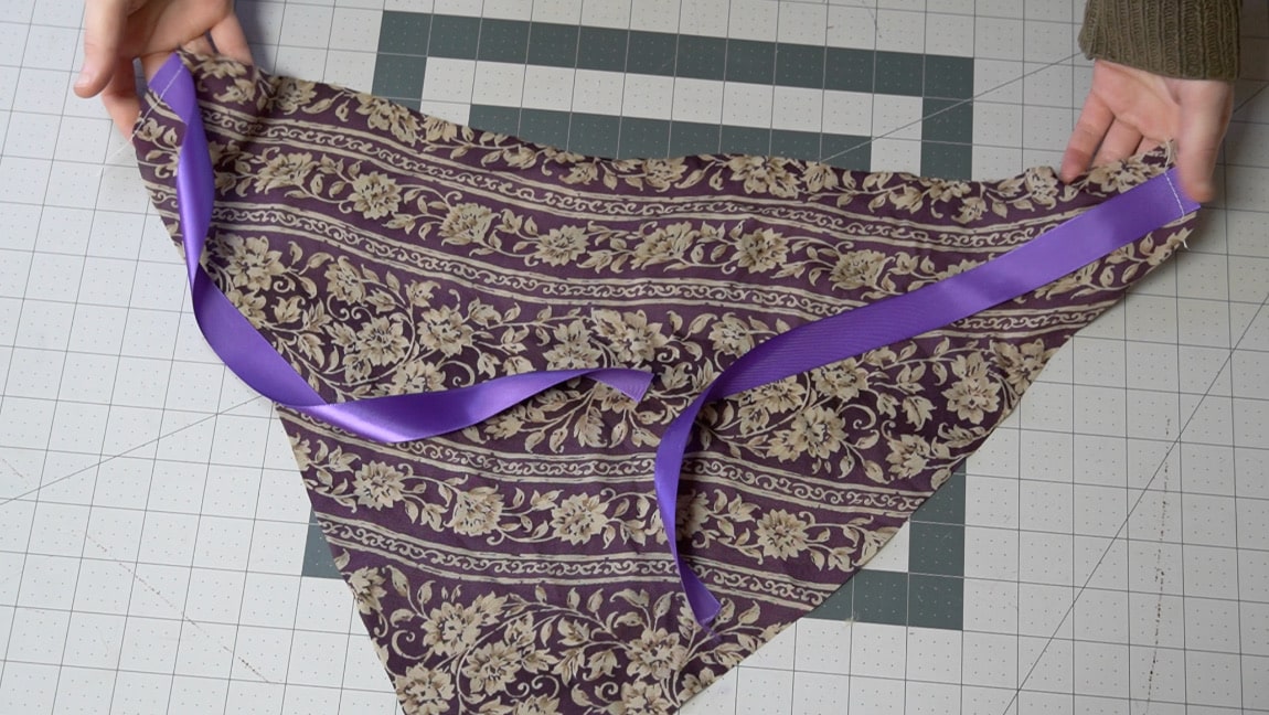 Tutorial: How to Make a Basic Bandana Headband - Fabricated Closet