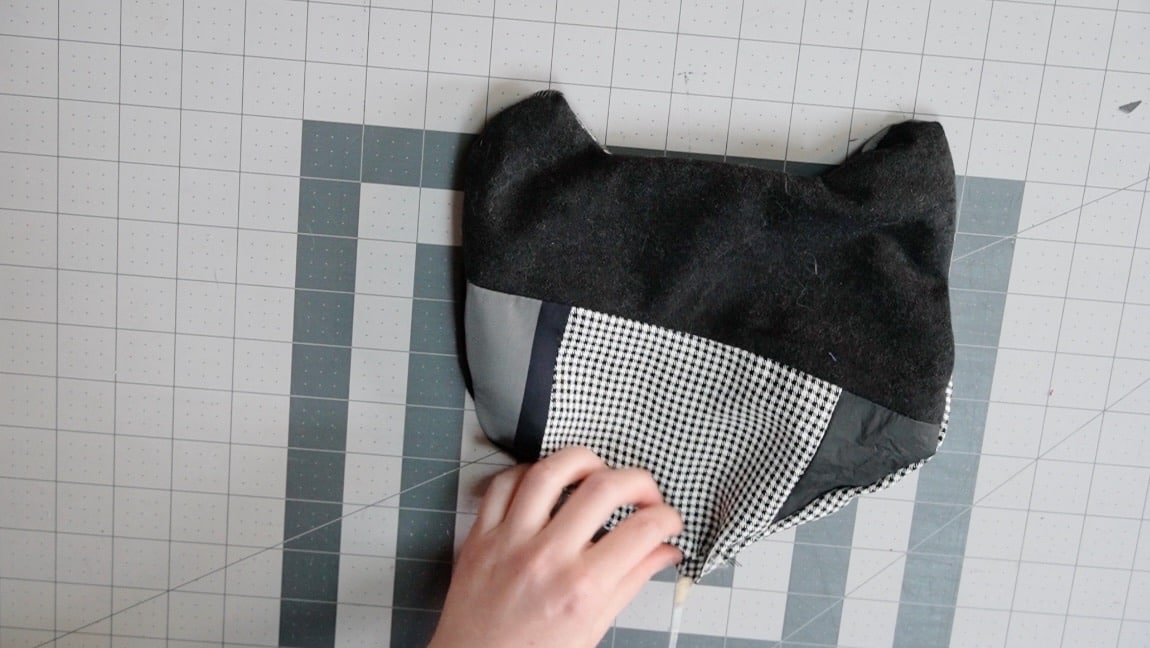 Tutorial: Scrappy Cat Face Pillow - Fabricated Closet