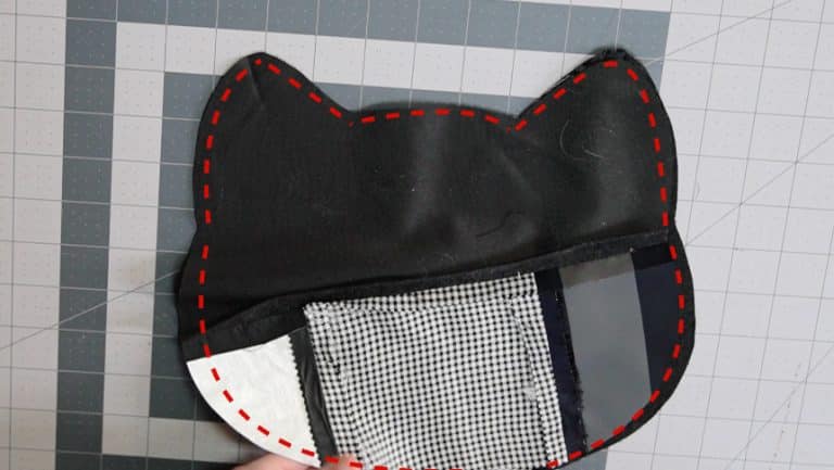 Tutorial: Scrappy Cat Face Pillow - Fabricated Closet