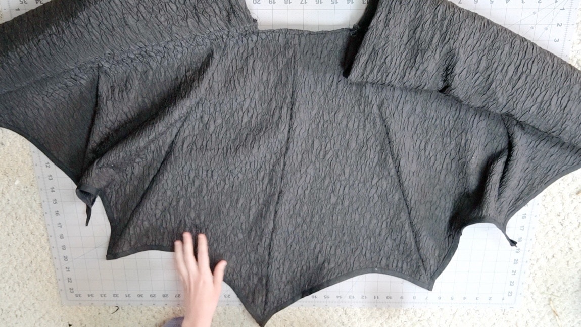 Tutorial: Bat Wings Cape for Halloween - Fabricated Closet