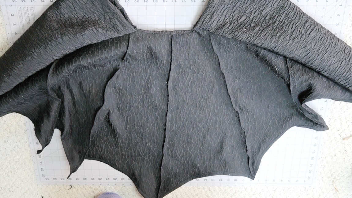 Tutorial: Bat Wings Cape for Halloween - Fabricated Closet