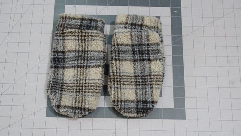 Tutorial: How to Make Fleece Mittens - Fabricated Closet